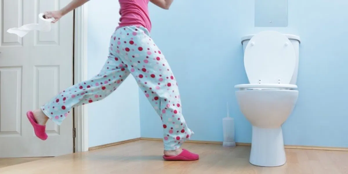 Waarom is poep altijd zo waterig na een avond stappen?