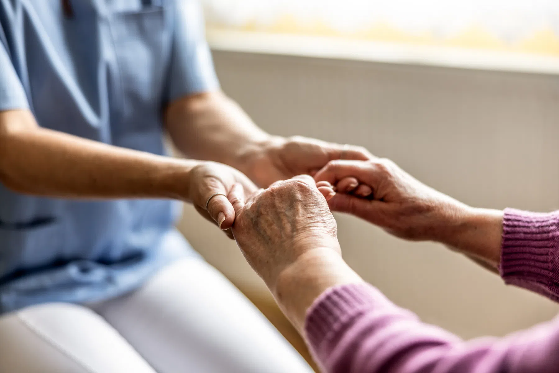In Nederland krijgen jaarlijks 42.000 mensen beroerte: zo herken je de ...